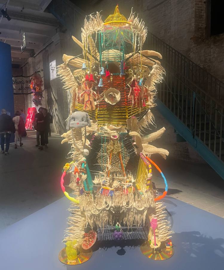 Postkarten, Gongs und ein kleiner Würfel – mail your art